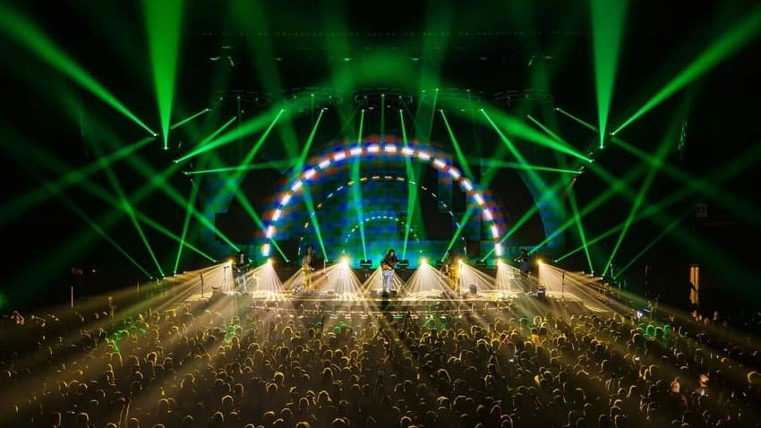 Billy & Billy Strings – Billy Base